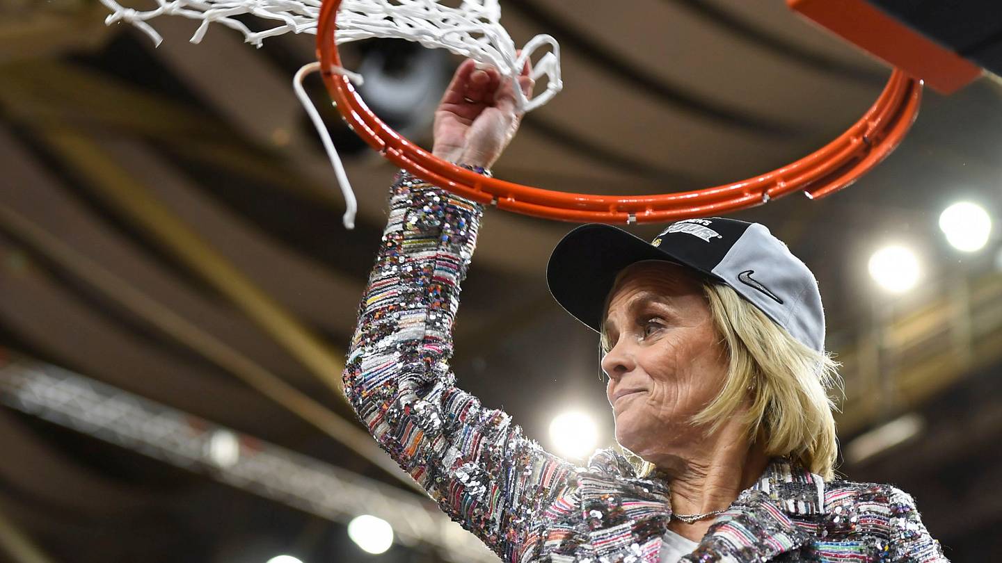 Kim Mulkey Talks History, Trusting Her Players - Sports Illustrated LSU ...
