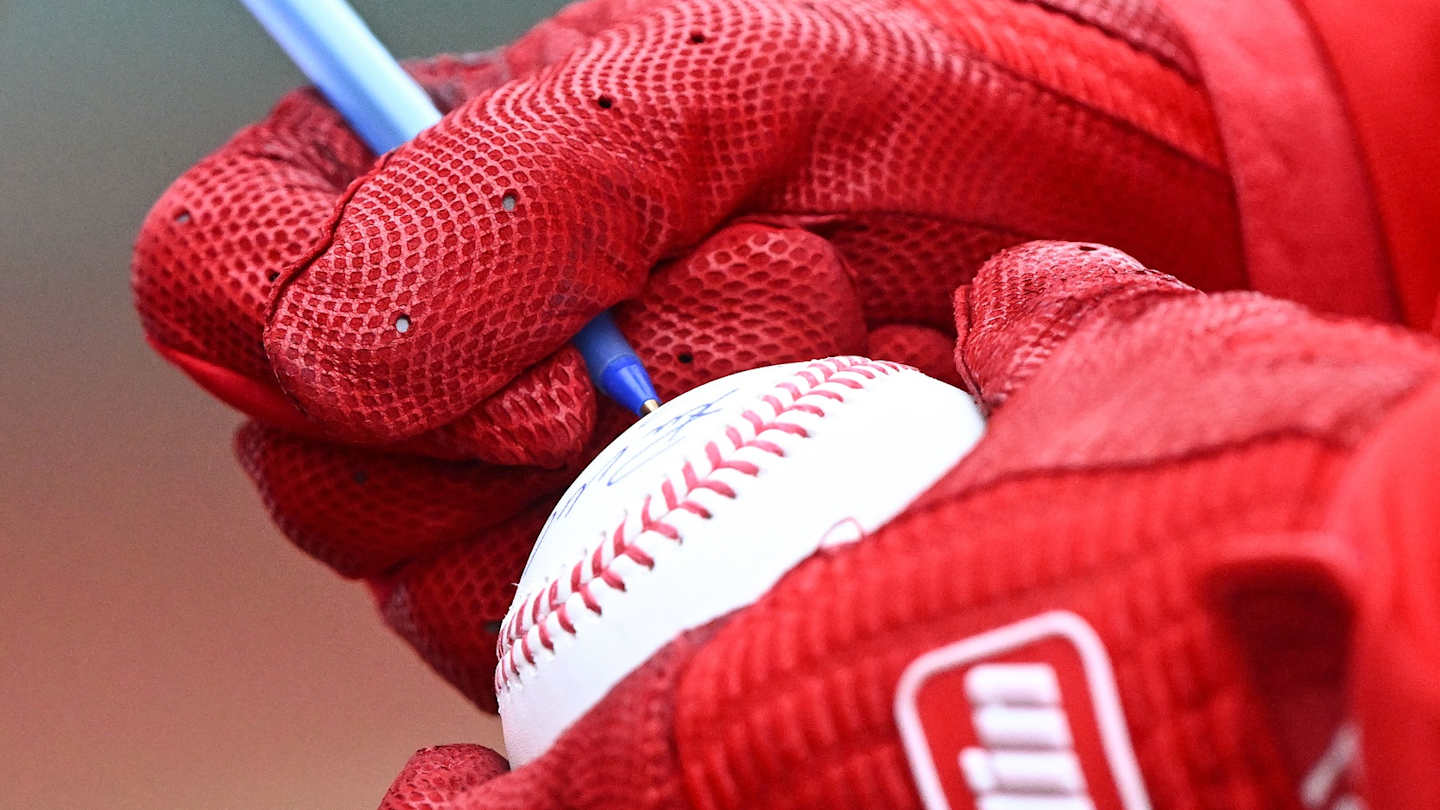 WATCH: Virtual Tour of Red Sox New Clubhouse - Fastball