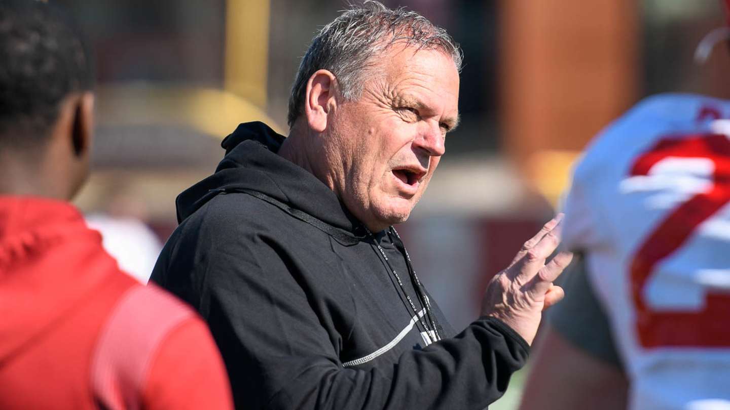 Razorbacks freshman Luke Hasz making plays has Sam Pittman's attention ...