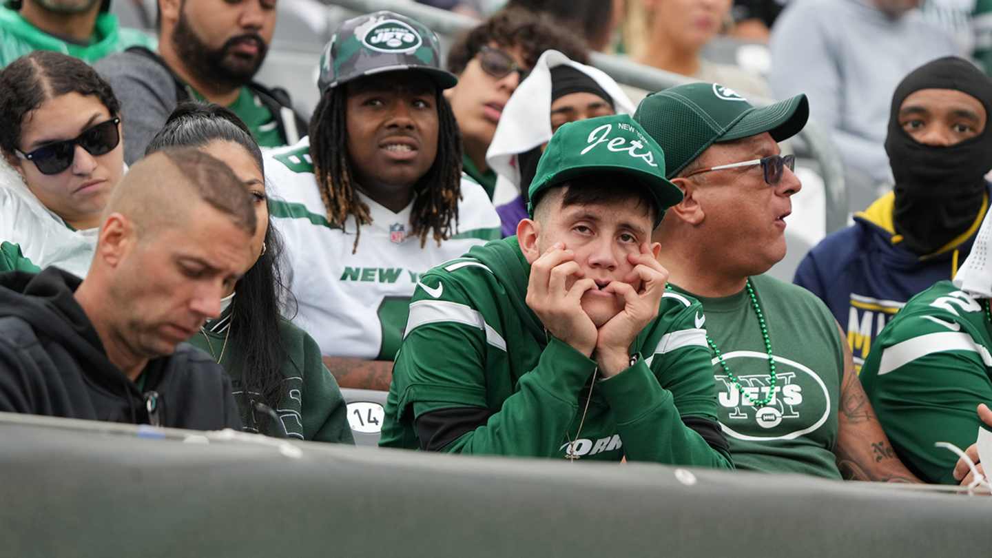 Jets’ Playoff Woes Thrust Into Spotlight After Kings Clinch Postseason ...