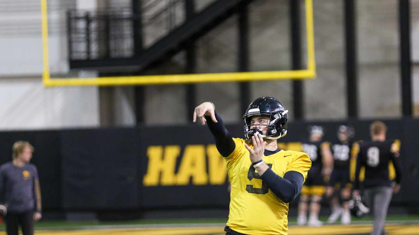 Watch: Joe Labas Spring Game Film - Sports Illustrated Iowa Hawkeyes ...
