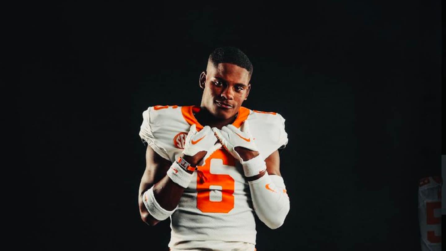 Boo Carter Visits Tennessee Football - Sports Illustrated Tennessee ...