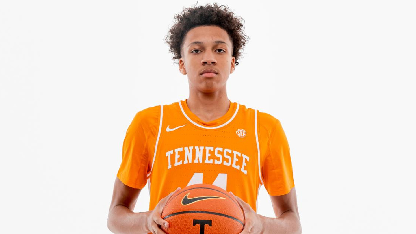 Cameron Carr Set To Impact Tennessee Basketball - Sports Illustrated ...
