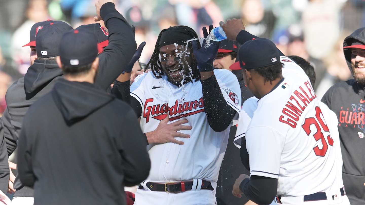 WATCH: Josh Bell Walks Off Mariners In Extra Innings - Sports ...