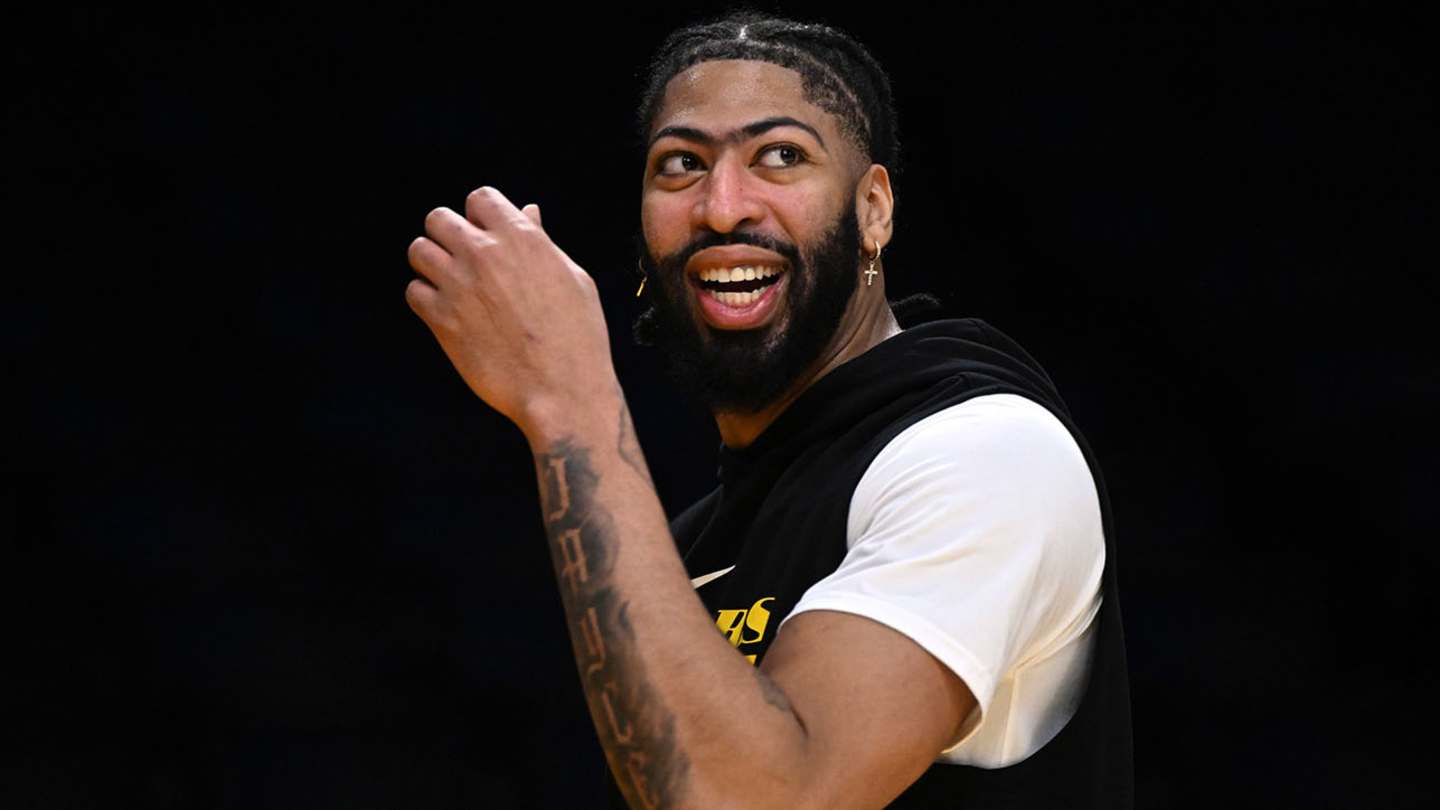 Video of Anthony Davis Boxing Brought All the Wild NBA Fan Reactions ...