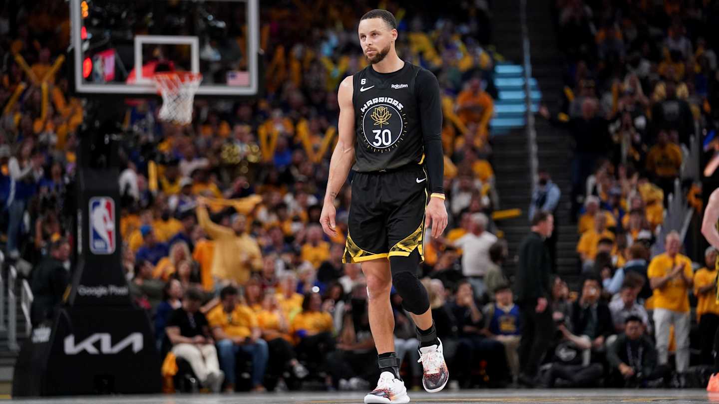 Stephen Curry Made Playoff History With Absurd Shooting Range in Game 3 ...