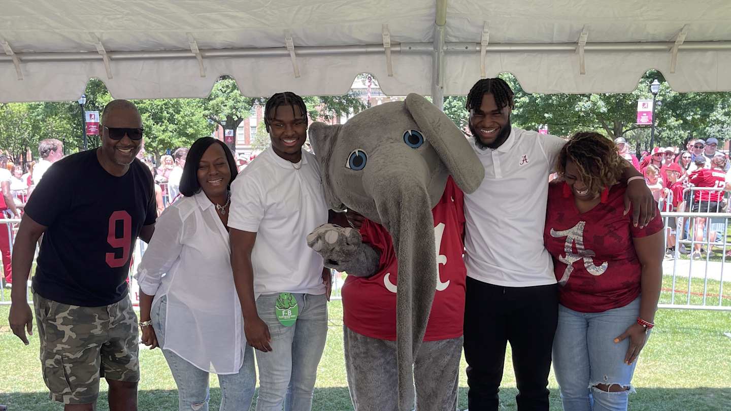 2022 Alabama Football Captains Honored During A-Day - Sports ...