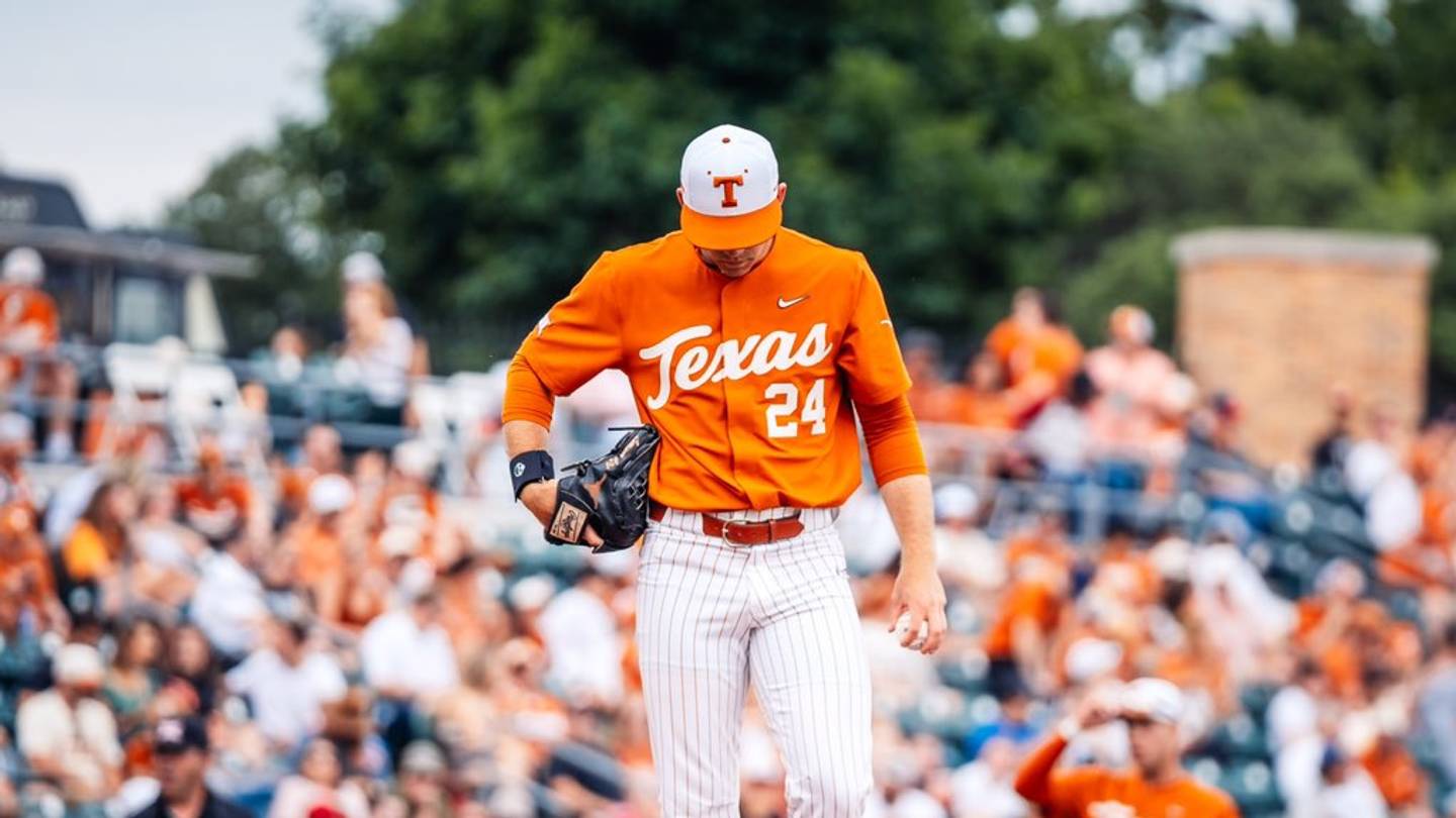 No. 14 Texas Longhorns vs. Oklahoma Sooners: Live Game Three Updates ...