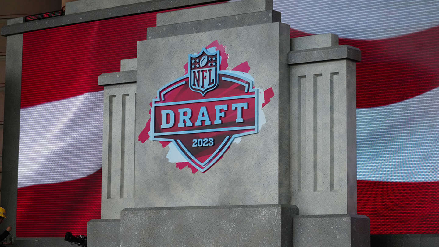 A Prominent NBA Reporter Broke the No. 1 Pick of the NFL Draft in a ...