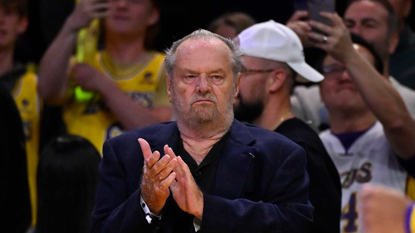 Jack Nicholson Made Surprising Return to Courtside Seat for Grizzlies ...