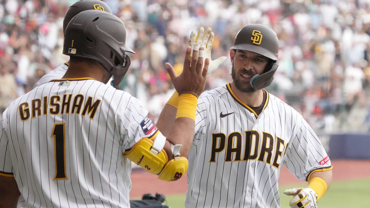 Padres Catcher Made Insane Bat Discovery & Immediately Hit a Home Run ...