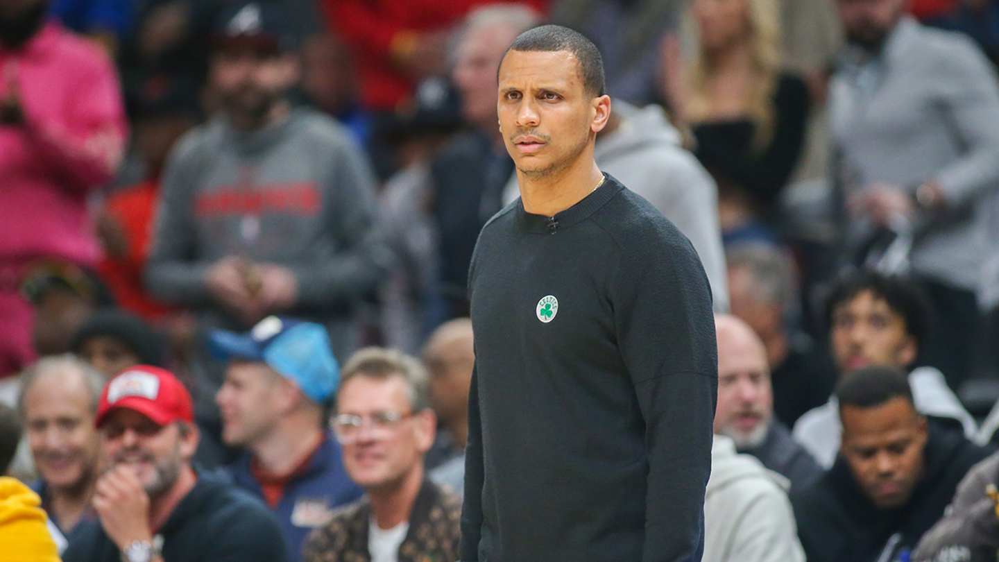Magic Johnson, NBA Twitter Call Out Celtics Coach Joe Mazzulla for Not ...
