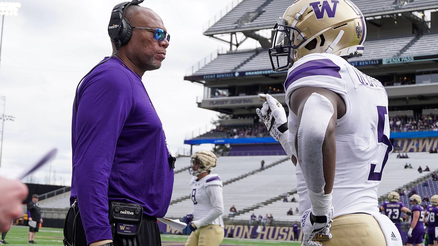 Husky Roster Review: Revitalized Ulofoshio Could Transform the Defense ...