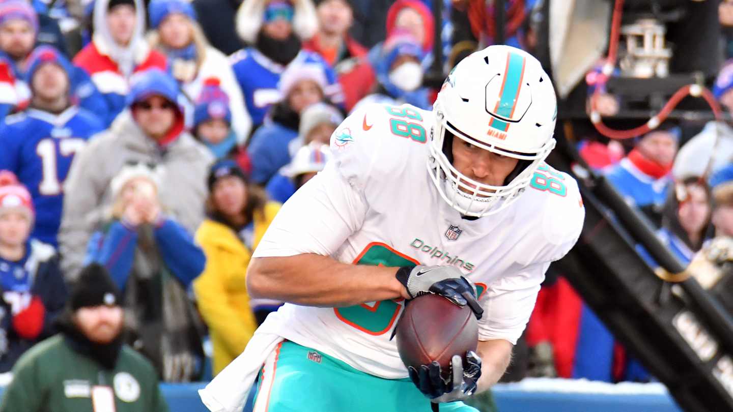 New England Patriots Rival Sees Tight End Mike Gesicki as Potential X ...