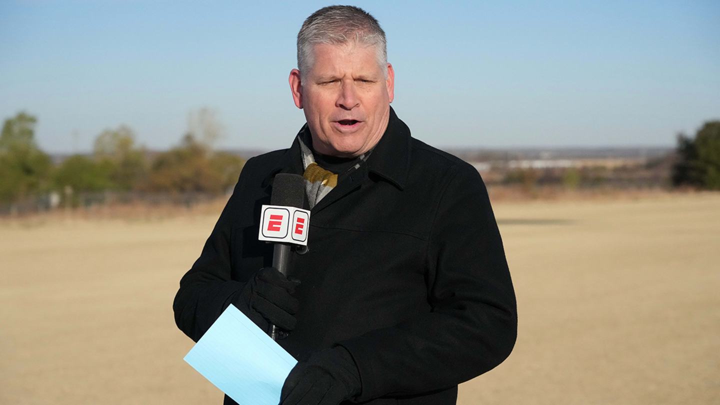 ESPN Anchor John Anderson Apologizes for Tasteless Joke About ...