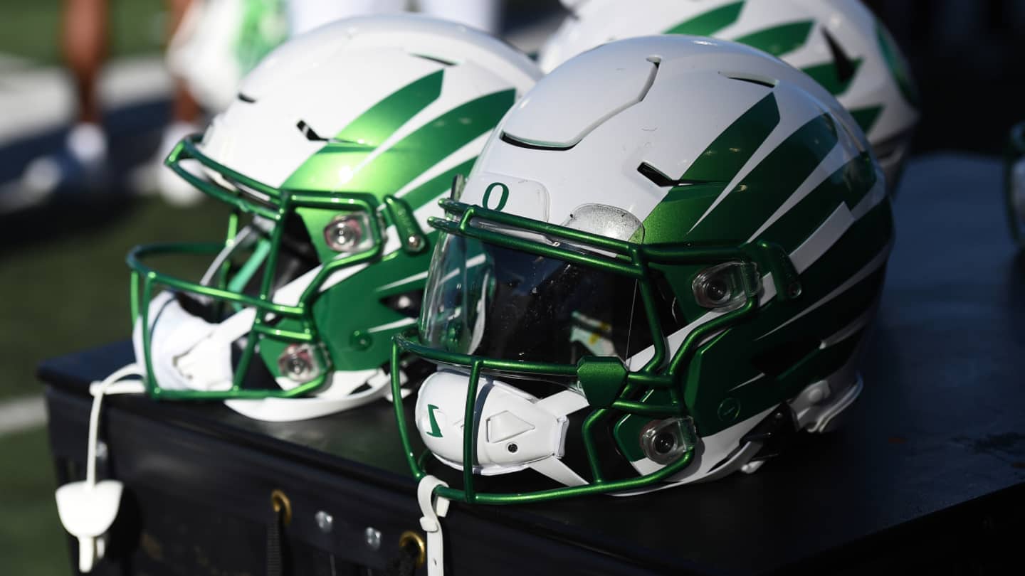 Oregon Lands Commitment From 2024 Five-Star Quarterback Michael Van ...