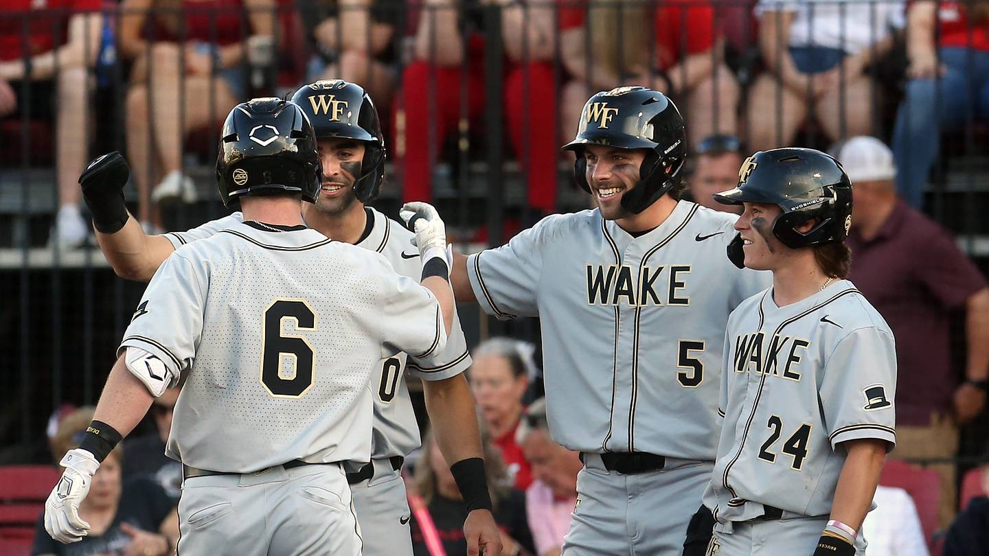 NCAA Baseball Super Regionals - Live Updates on Saturday's Games ...
