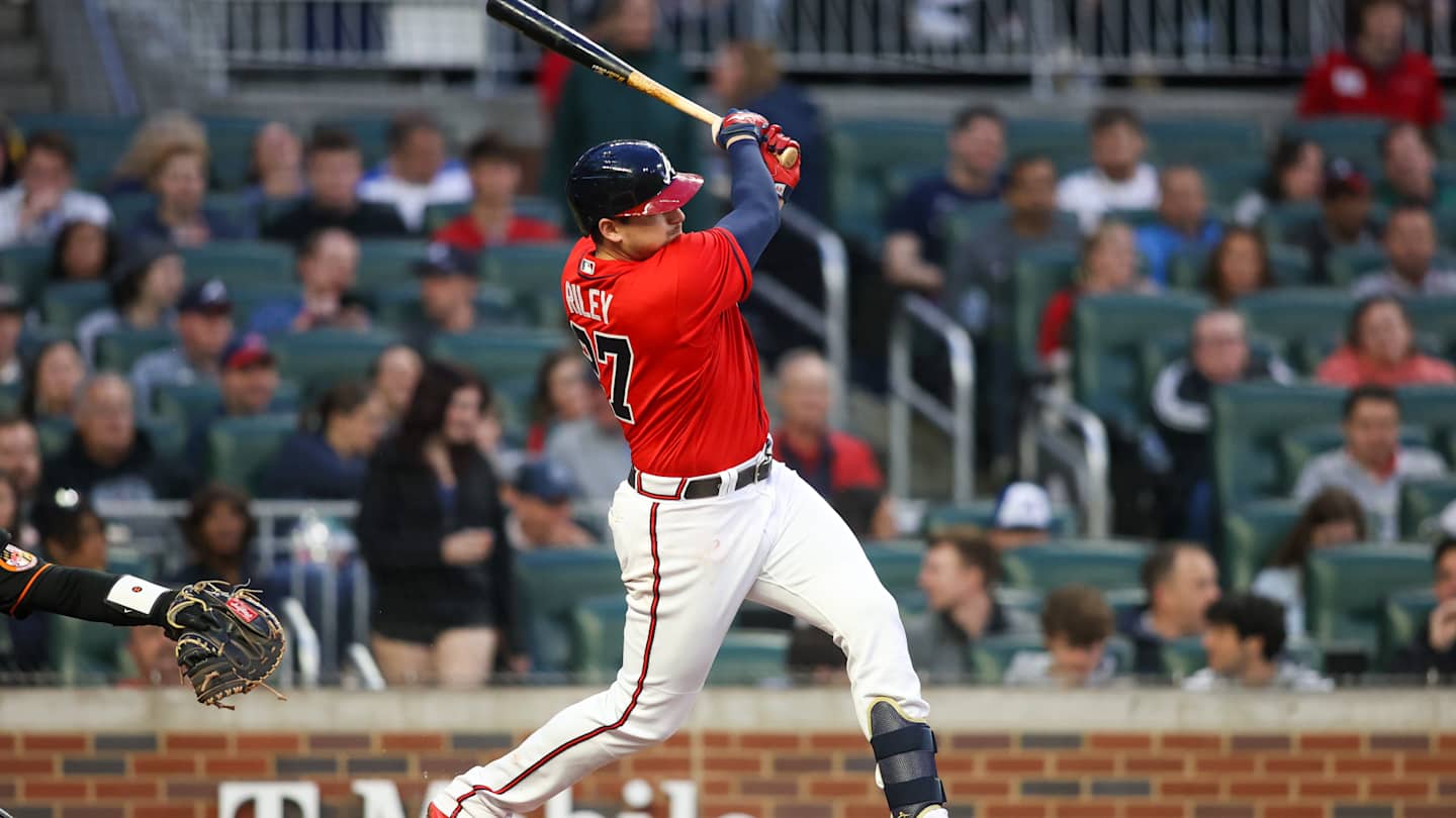 WATCH: Austin Riley destroys a ball into the left-field seats for his ...