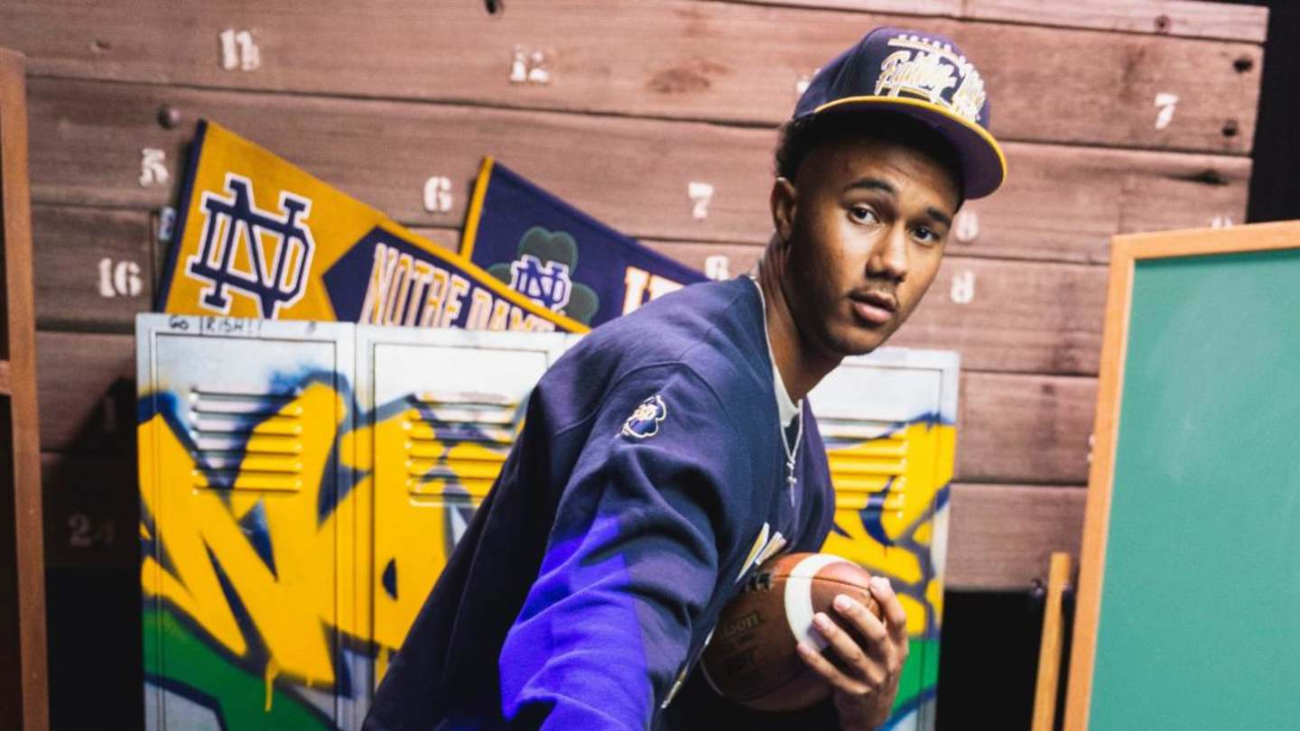 Defensive End Loghan Thomas Commits To Notre Dame - Sports Illustrated ...