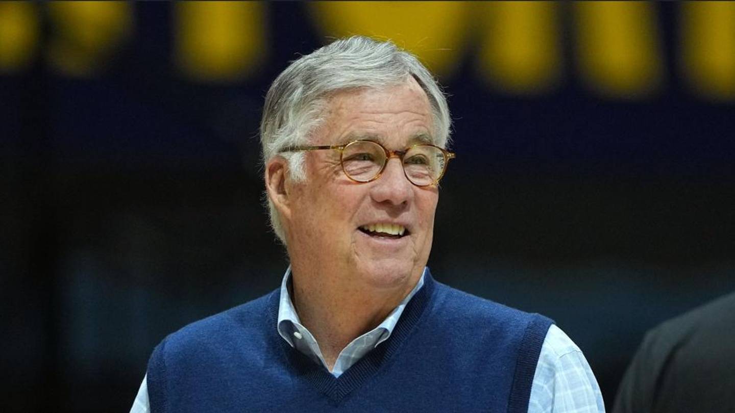 The Cal 100: No. 74 -- Mike Montgomery - Sports Illustrated Cal Bears ...
