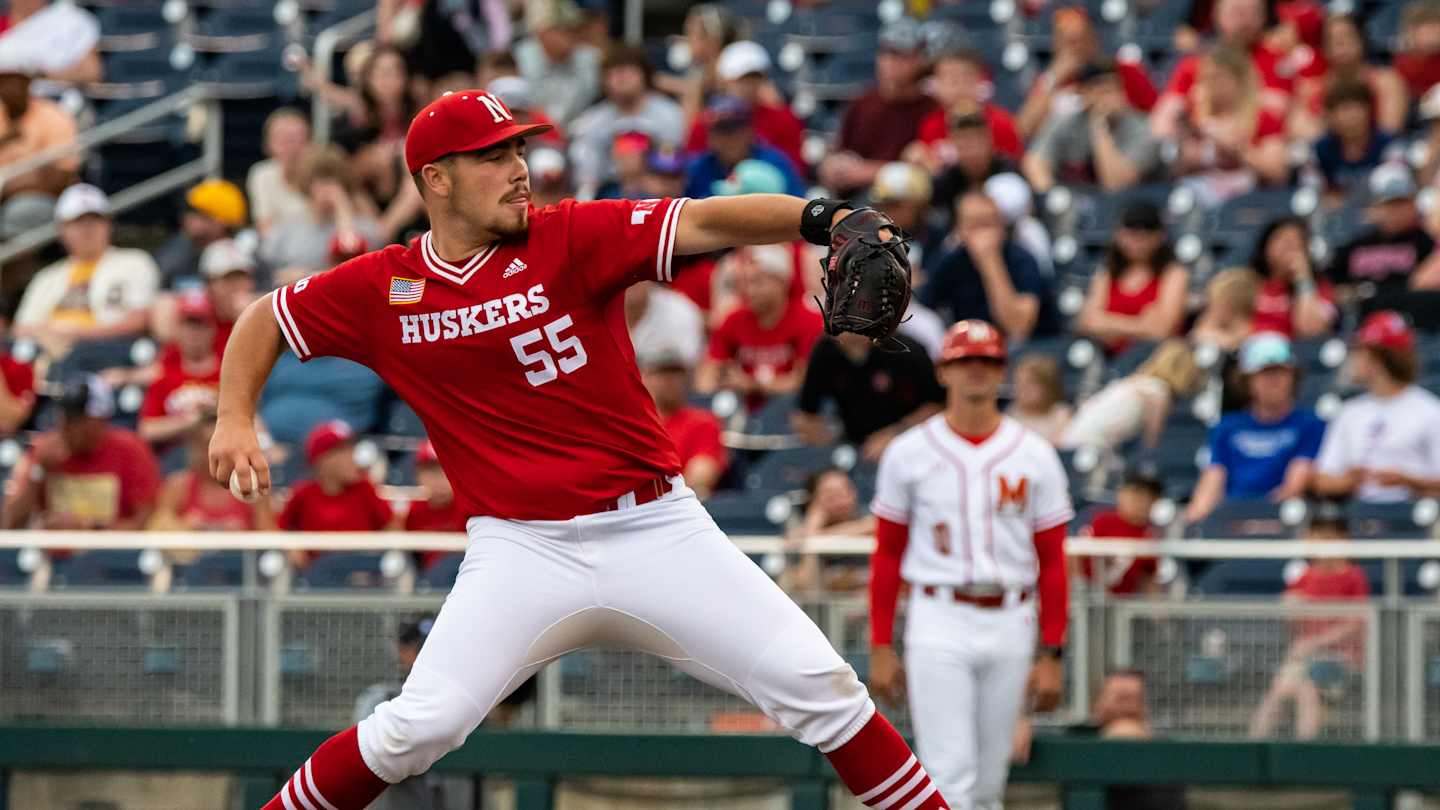 Gallery: Huskers Fall in 10th Inning to Terps - All Huskers