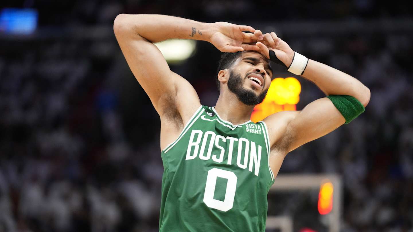 WATCH: Jayson Tatum Rolls Ankle In Heat-Celtics Game - Fastbreak on ...
