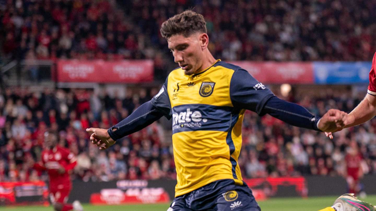 Report reveals Sunderland beat PL side and Championship rivals to ...