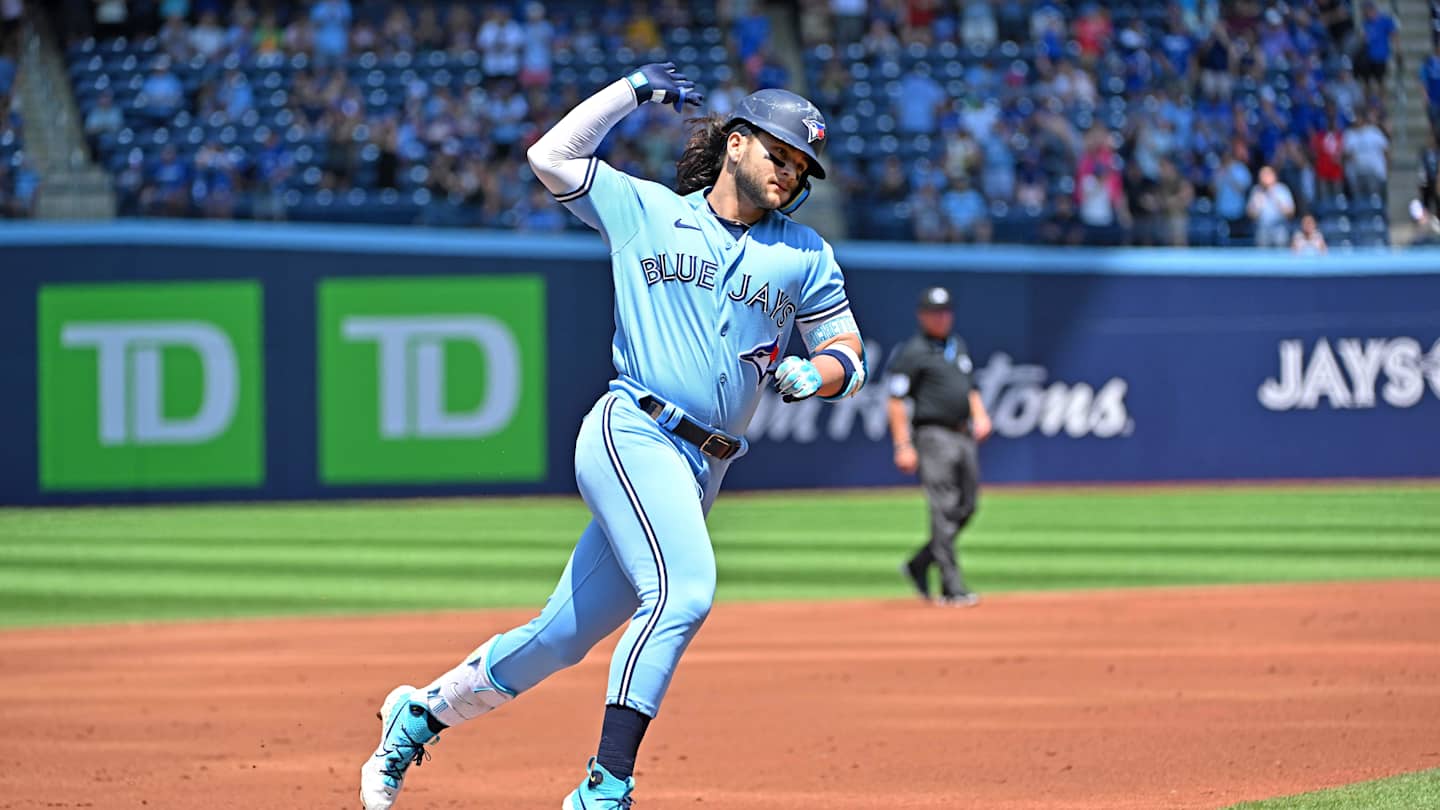 Toronto Blue Jays' Bo Bichette Putting Up Absurd Stats to Start 2023 Season - Fastball