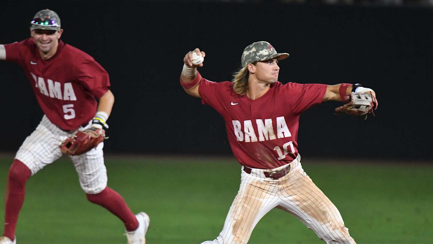 Alabama Shortstop Earns Gold Glove - Sports Illustrated Alabama Crimson ...