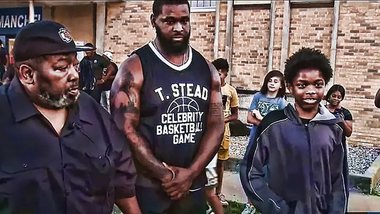 HBCU Legend, NFL Star Terron Armstead Gifts Family and Teen Who 'Walked ...