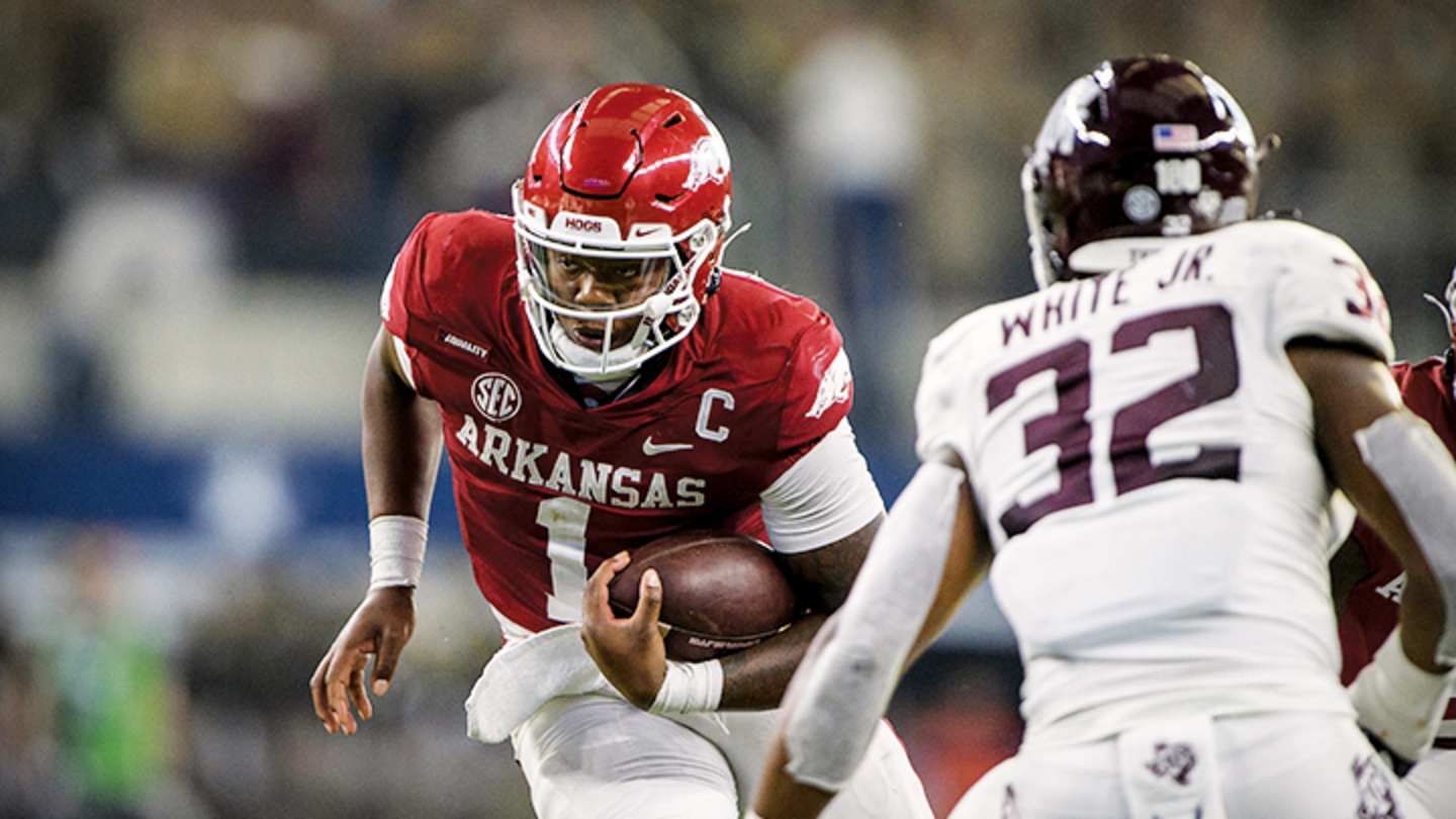 Two of the Greatest Arkansas Quarterbacks Ever Stood Feet Apart in a ...