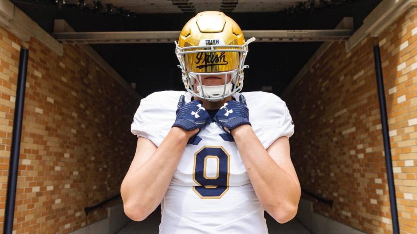 Elite Tight End Nate Roberts Commits To Notre Dame - Sports Illustrated ...