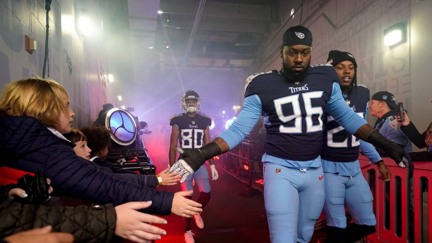 Denico Autry Getting Better With Age For Titans - Sports Illustrated ...