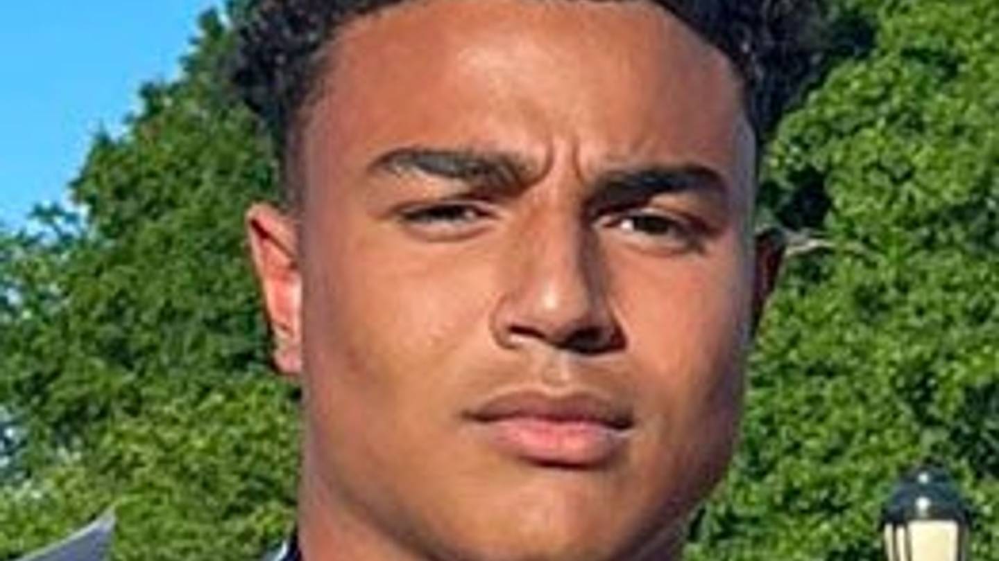 2025 Five Star Offensive Tackle Josh Petty Locks In Georgia Tech Visit ...