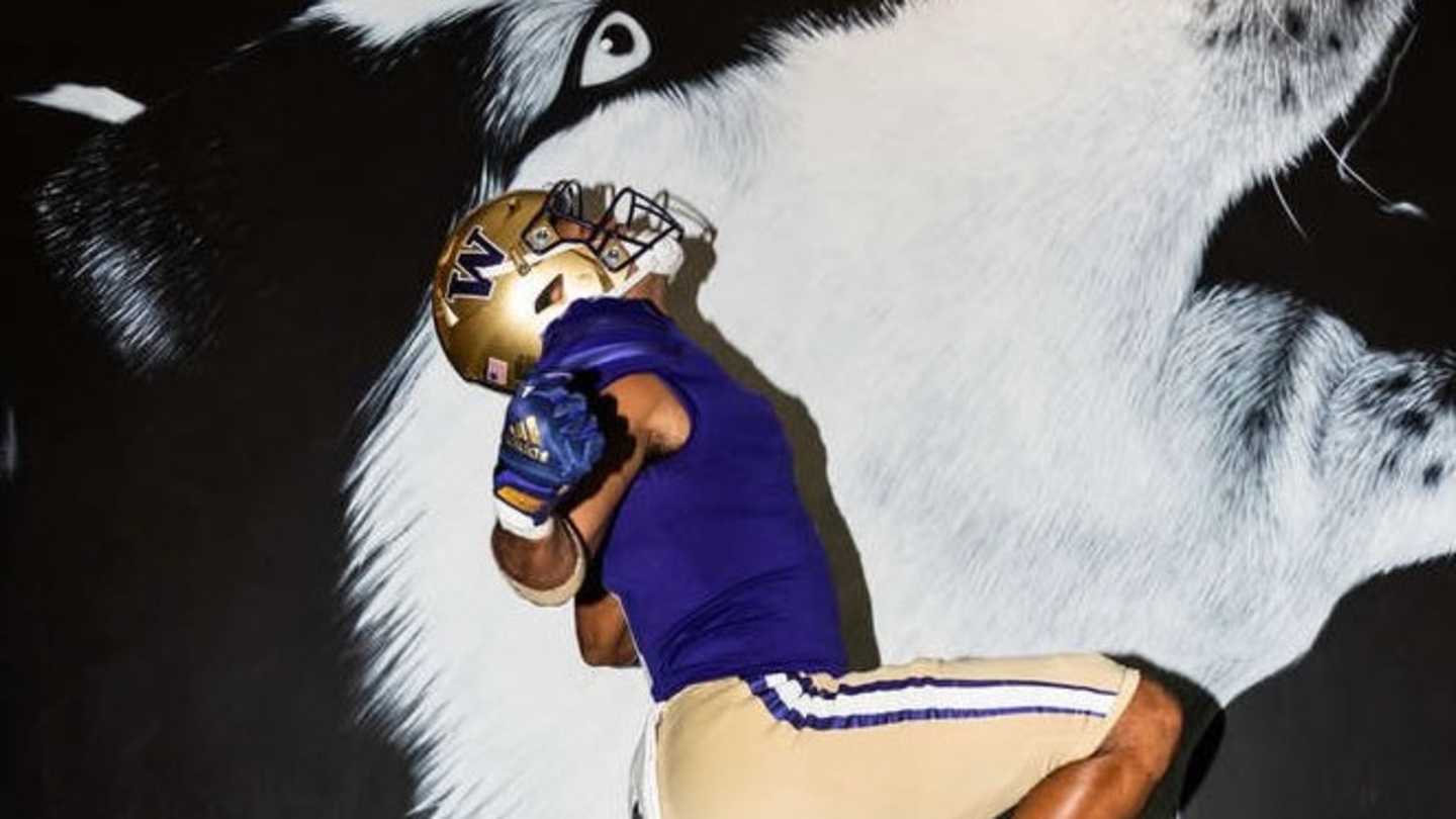 Huskies Break Out New-Model Uniforms With Some Fashion Tweaks - Sports ...