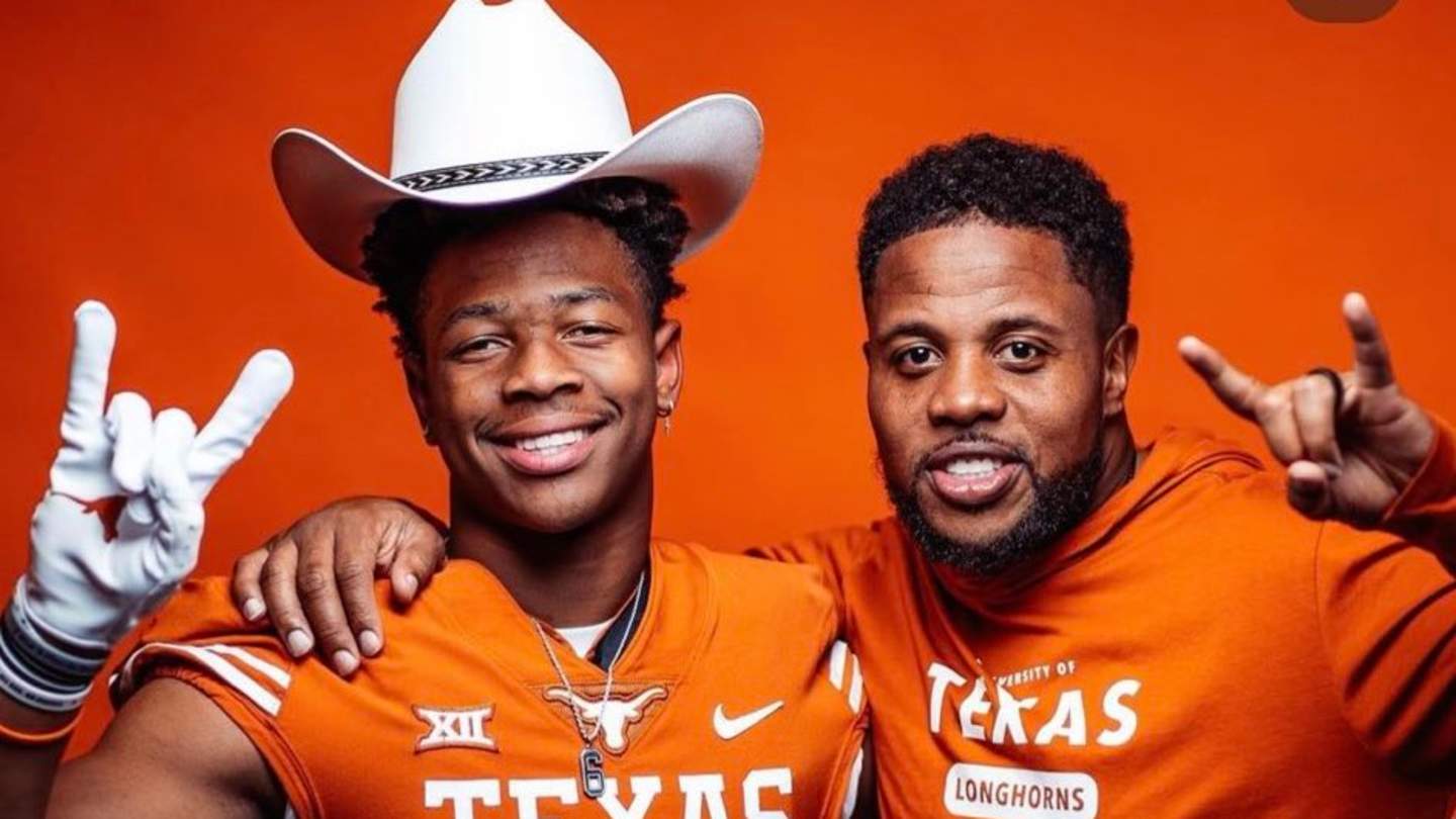OFFICIAL: 4-Star RB Christian Clark Signs With Texas Longhorns - Sports ...