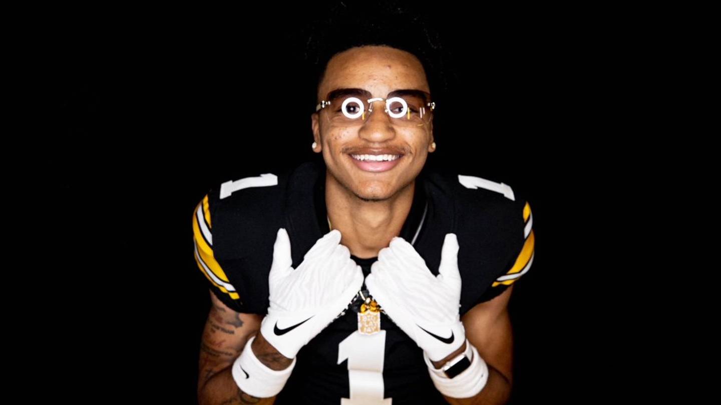 Jaylen Watson High on Hawkeyes After Official - Sports Illustrated Iowa ...