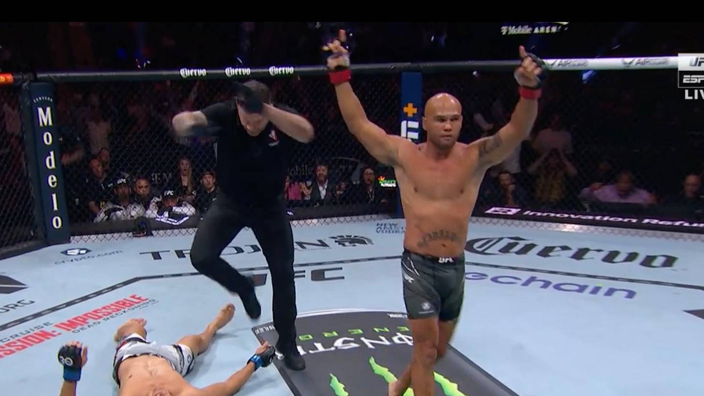 UFC Veteran Robbie Lawler Scores Fairytale Knockout In Retirement Fight ...