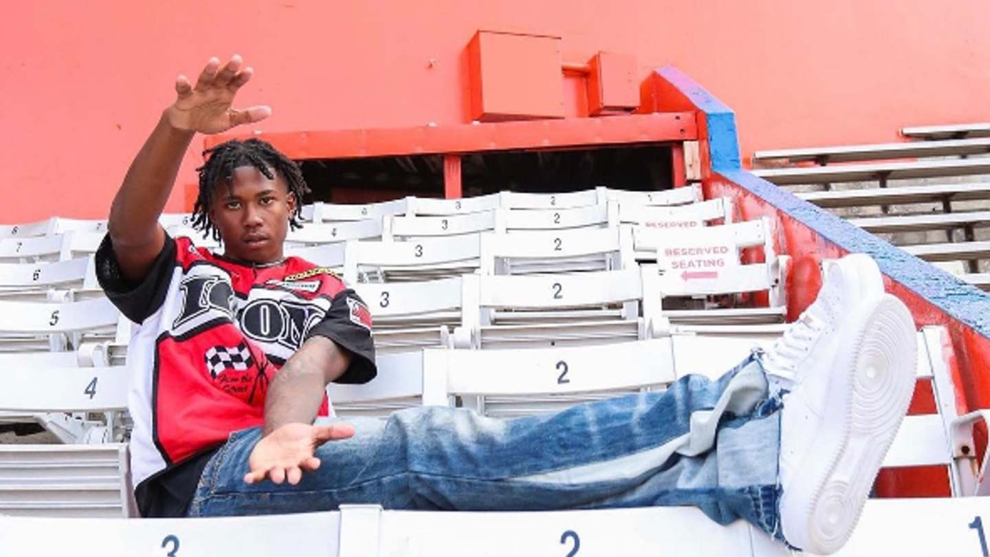 CB Teddy Foster Signs With the Florida Gators - Sports Illustrated ...