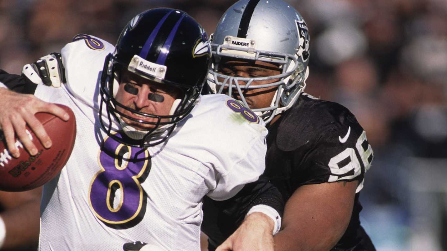 Former NFL QB recalls playing Las Vegas Raiders' Darrell Russell ...