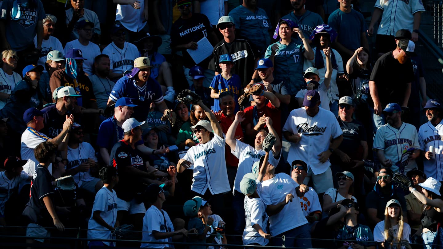 Fans Chant "Sell the Team" at MLB All-Star Game in Support of Oakland A ...