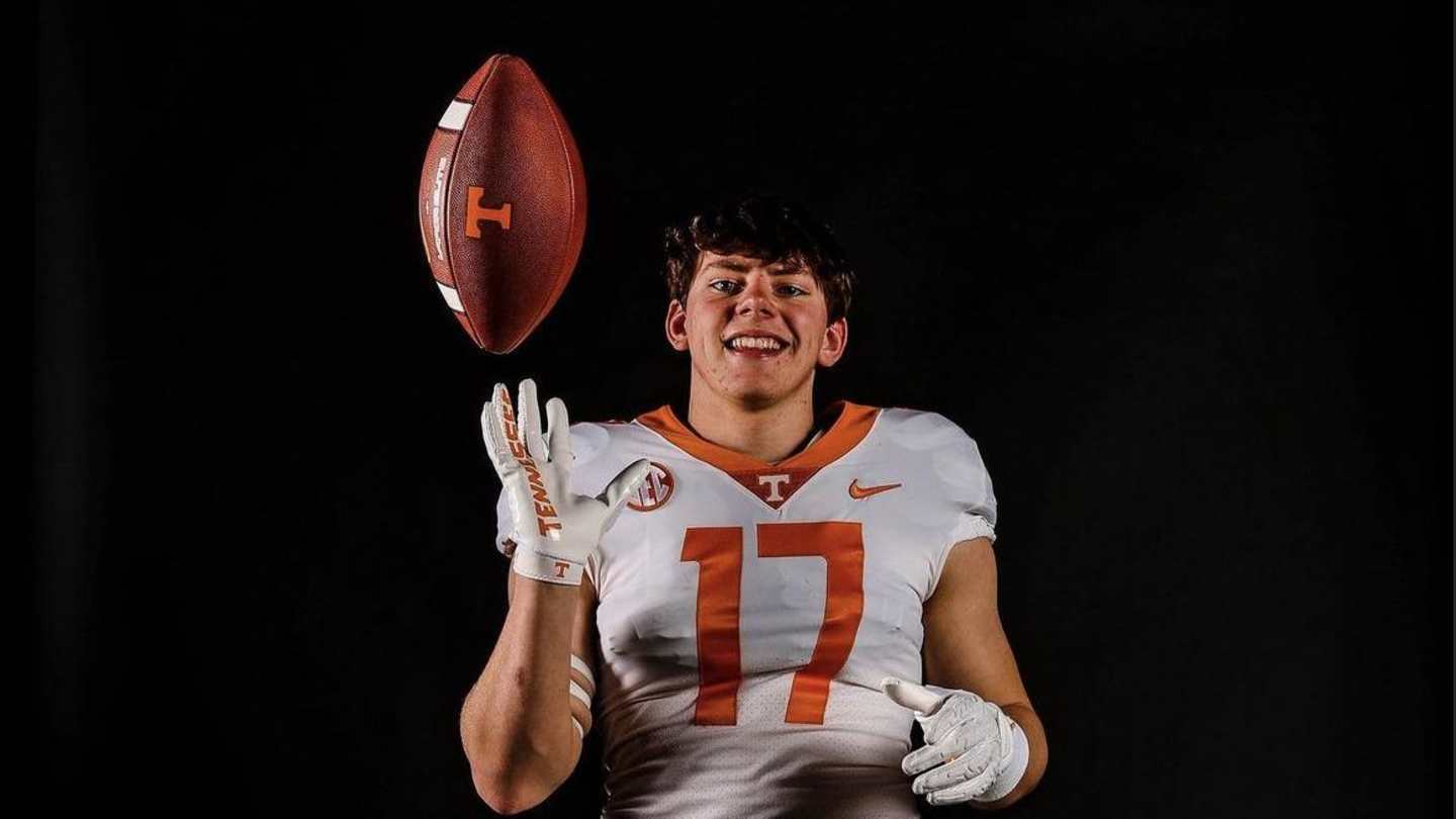 Carson Gentle Signs With Tennessee Football - Sports Illustrated ...