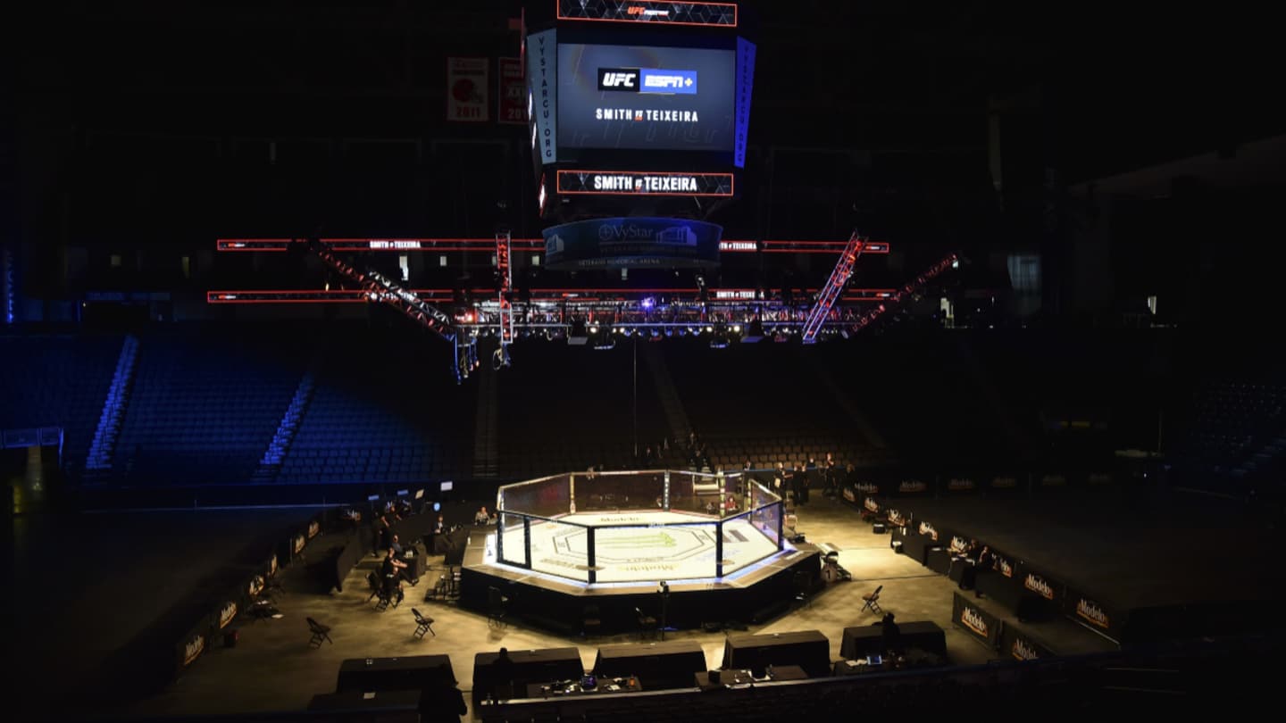 Report: Major UFC Fight Night Main Event In Shambles After Fighter Is ...