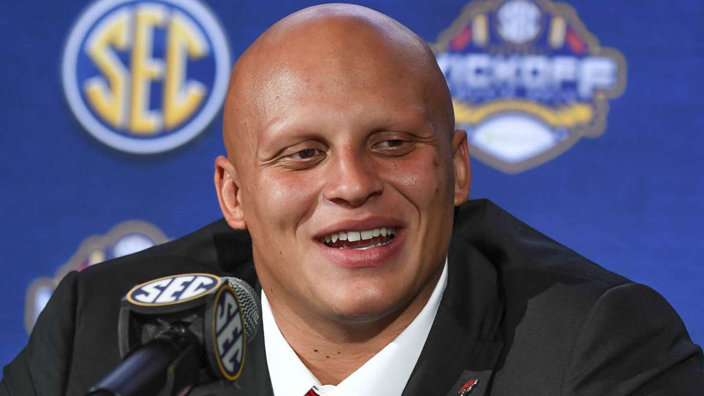 Landon Jackson on Hogs' defensive end looking so different - Sports ...