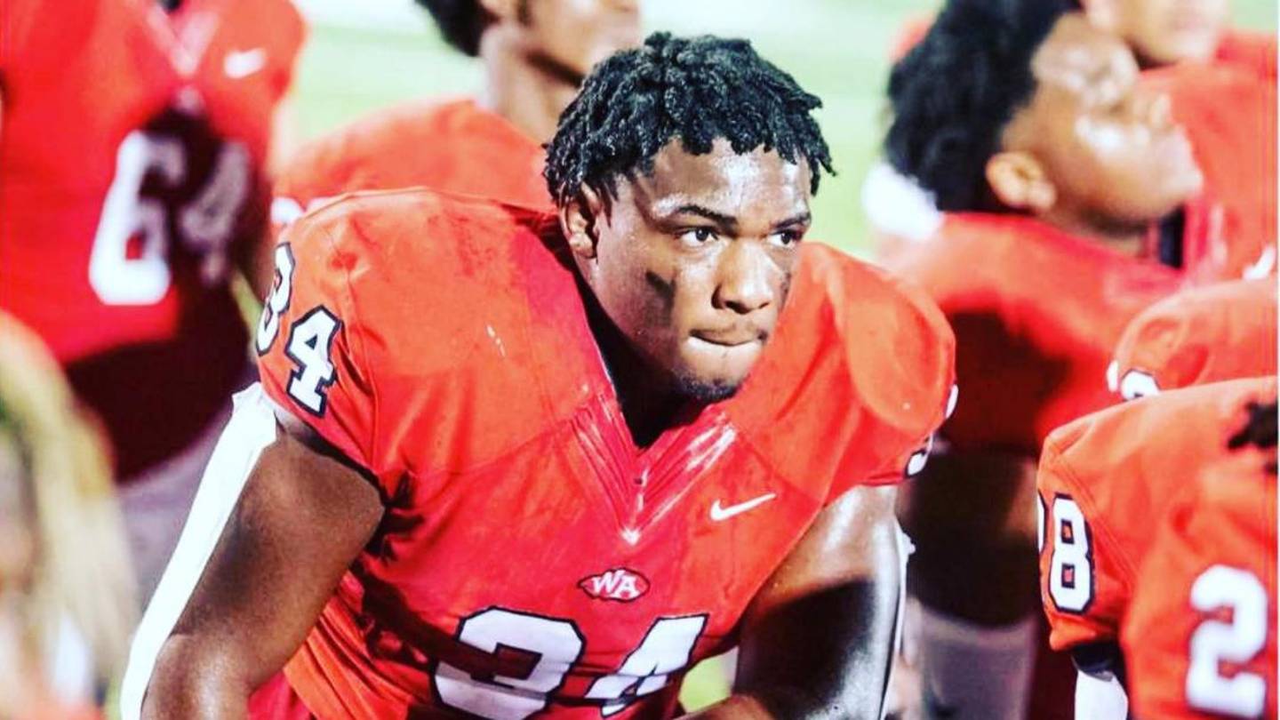 Dynamic 2025 Pass Rusher London Merritt Planning Notre Dame Visit This ...