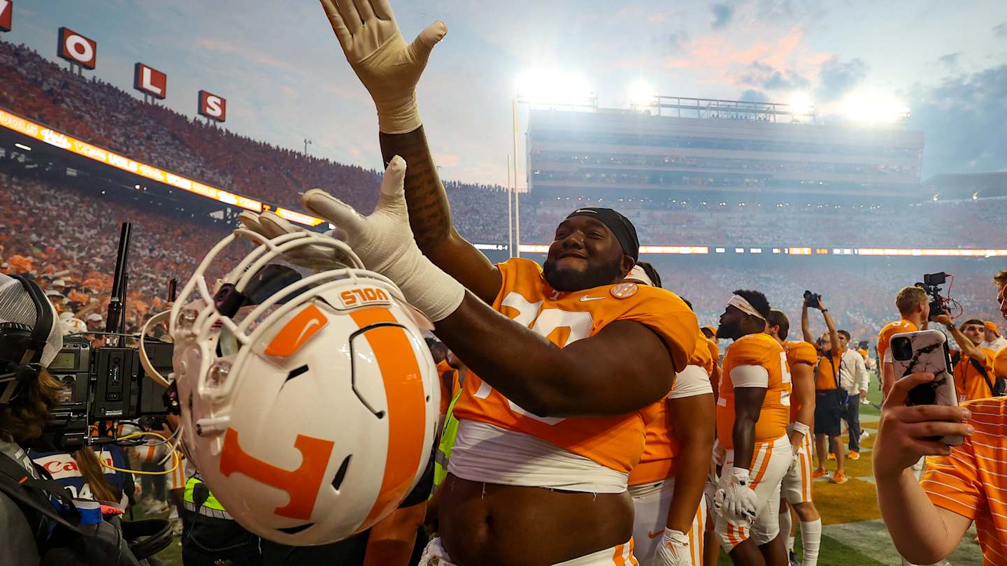 Tennessee Football Eyeing Respect in Gainesville - Sports Illustrated ...