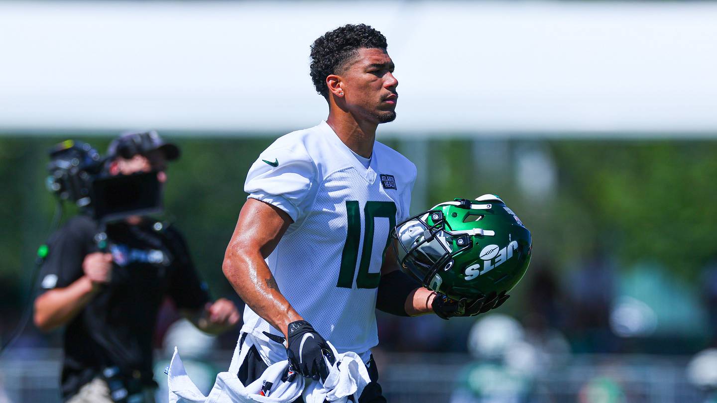 Jets' Receivers Speak up and Ball out as Training Camp Starts - Sports ...