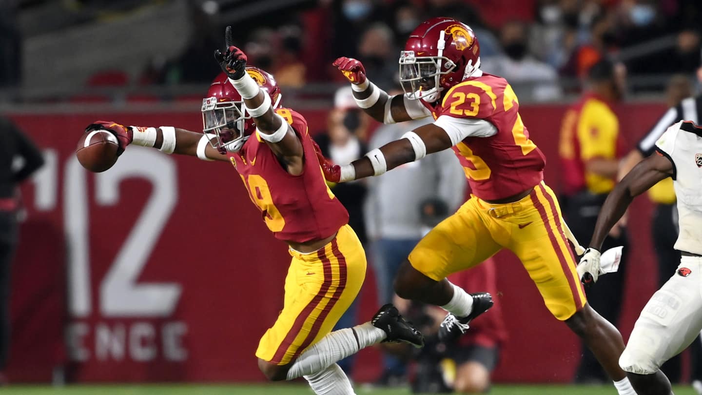 USC Linebacker Sees Significant Defensive Improvements From Last Year ...