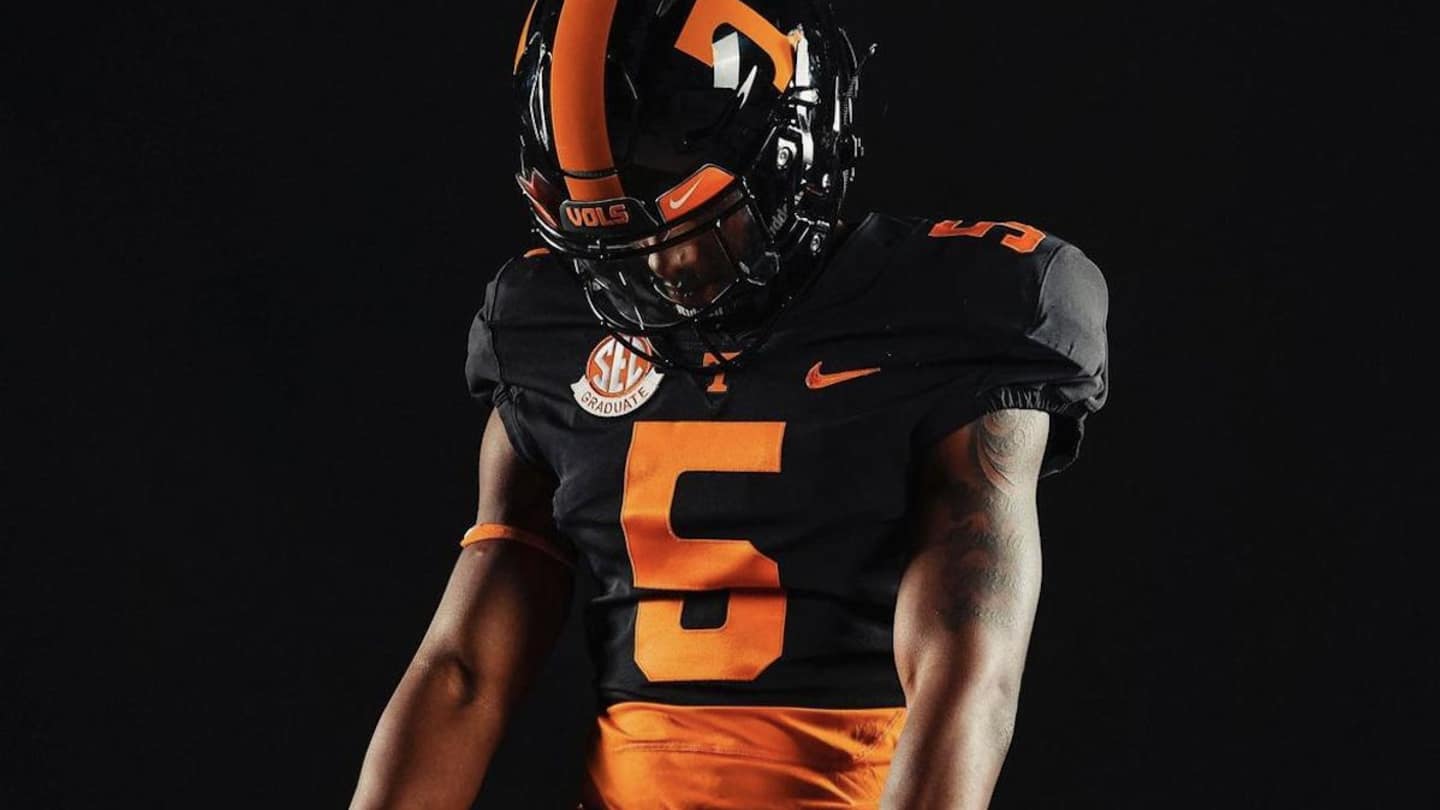 Edrees Farooq Signs With Tennessee Football - Sports Illustrated Tennessee Volunteers News ...