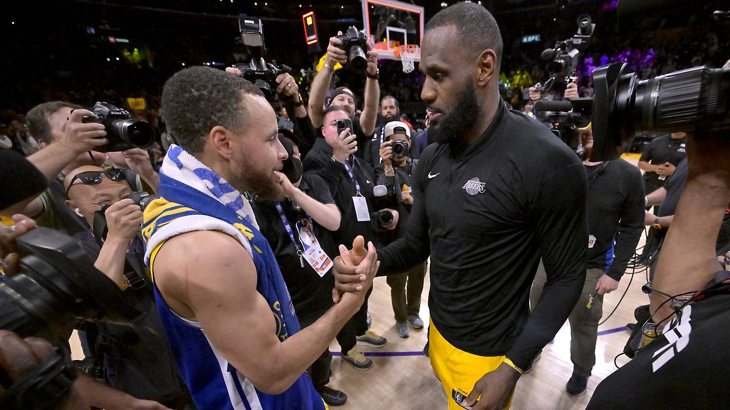Stephen Curry Agrees With Dwyane Wade About There Being Multiple GOATs ...